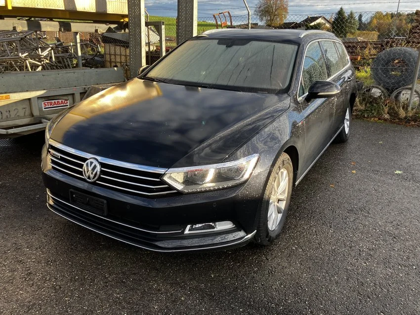 VW PASSAT VARIANT 4X4 - STRABAG Maschinenbörse